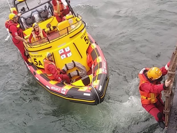 Injured sailor evacuated from boxship off South Africa - Ships & Ports