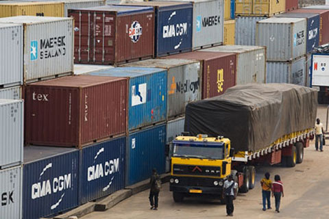 Touts behind common crimes committed at port, says Police - Ships & Ports